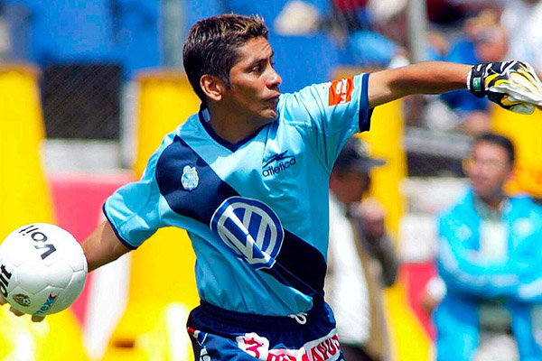 Cumple 54 años Jorge Campos, el histórico portero que se retiró en el ...
