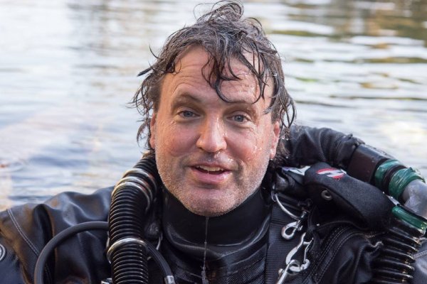 Recuperan cuerpo del explorador de grutas marinas que murió durante una ...