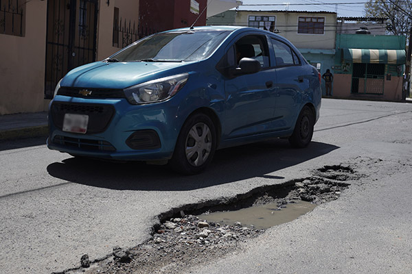 Baches Y Socavones La Eterna Calamidad De Las Vialidades