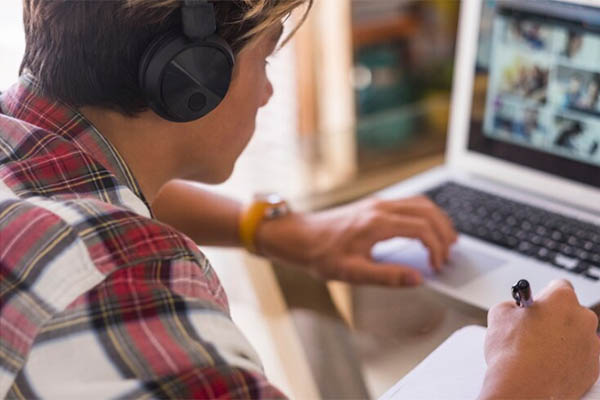 ¿Universidad por internet? Ventajas y desventajas de estudiar en línea